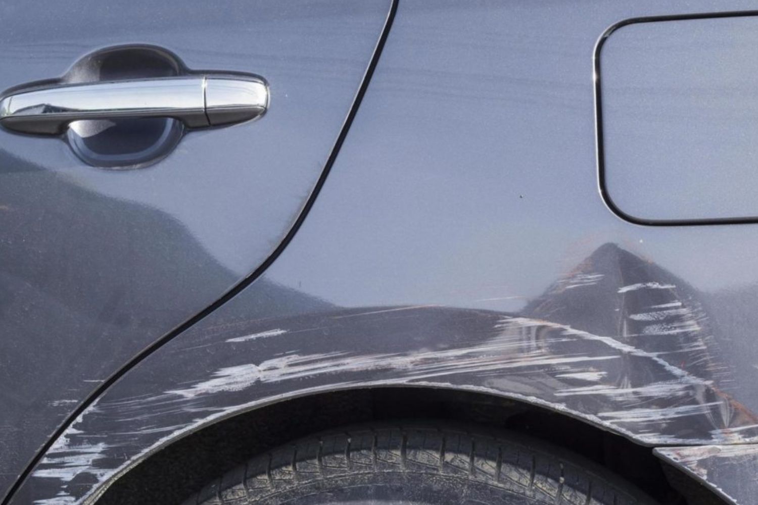 Erros Comuns que Danificam a Pintura do Seu Veículo - AutoClasss